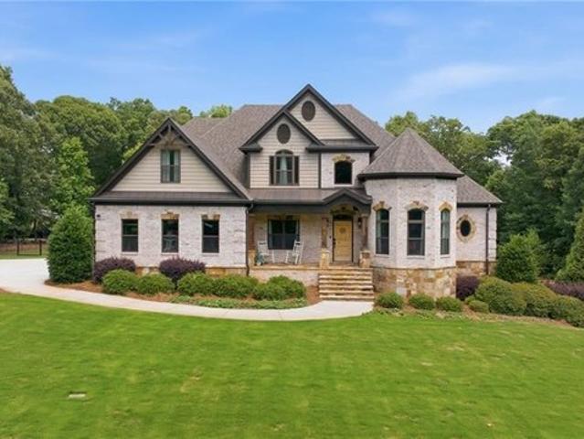 365 Stone Creek Dr, Hull, GA 30646