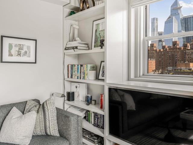 365 W 20th Street 10 A