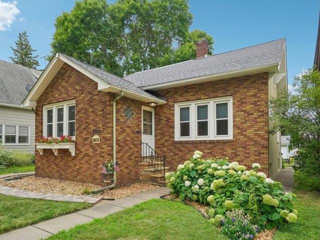 365 Warwick St, Saint Paul, MN 55105