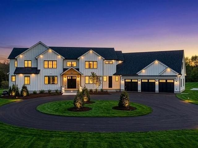 3664 Childs Lake Rd, Milford, MI 48381