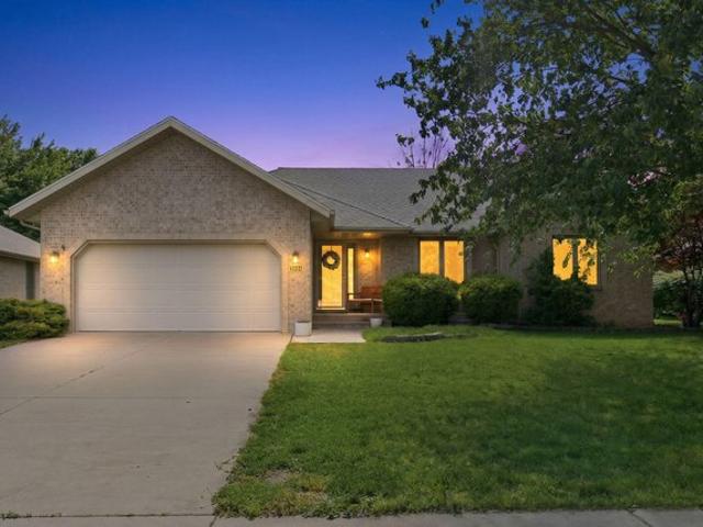 3664 S Swan Ave, Springfield, MO 65807