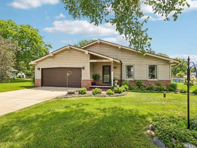 36651 Prairie Dr, Summit, WI 53066