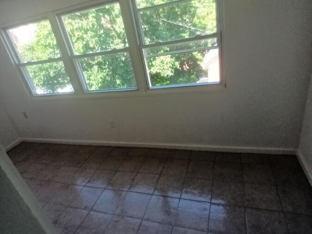 3666 W 117th St 2nd Fl, 2 beds, 1 full bath