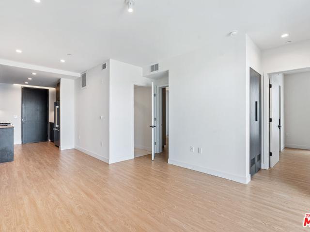 3667 Keystone Ave, Unit 433, Los Angeles, CA 90034 | MLS #26671 | Compass