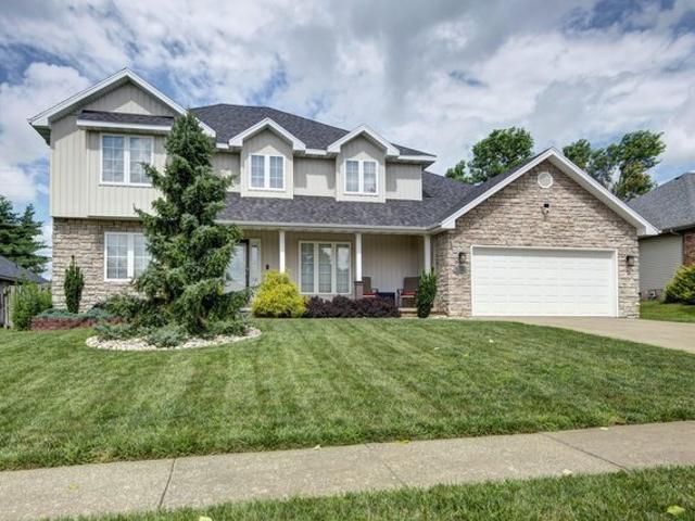 3669 N Oak Point Ave, Springfield, MO 65803