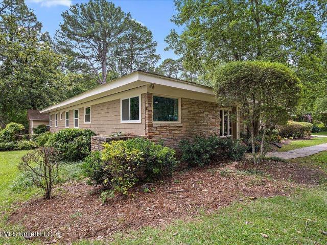 3669 Cavalier Drive