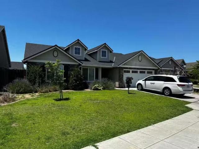 3669 Dee Ann Avenue N, Fresno, CA 93727 652137484