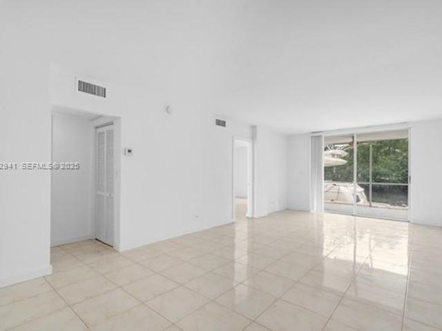 3660 NE 166th St Apt 114, North Miami Beach, FL 33160