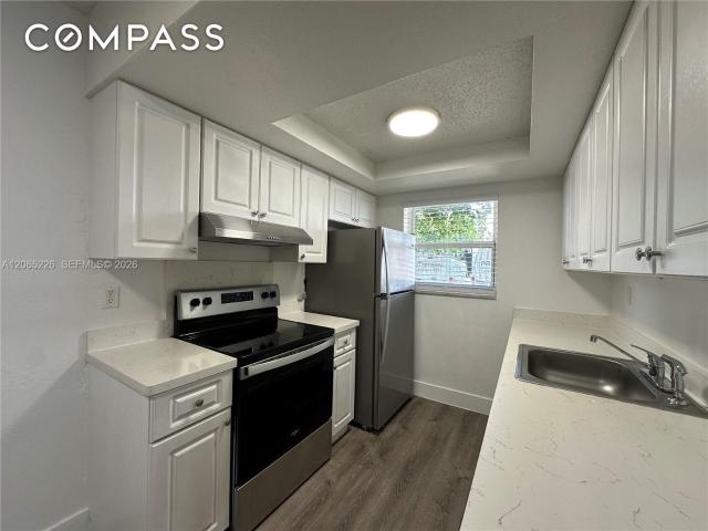 3660 NE 11th Ave 4, Oakland Park, FL