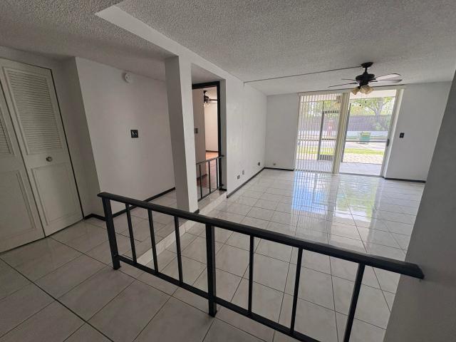 3660 Inverrary Dr, Unit 1B, Lauderhill, FL 33319 | MLS #B26039