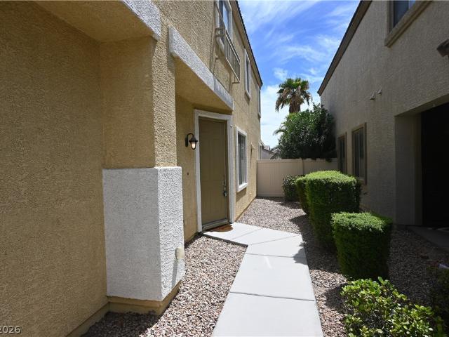 3661 Bella Legato Avenue