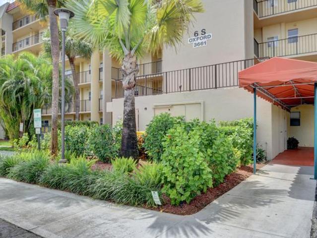 3661 Via Poinciana #302, Lake Worth, FL 33467