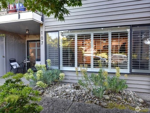 3661 24th Pl W Apt 107, Seattle, WA 98199