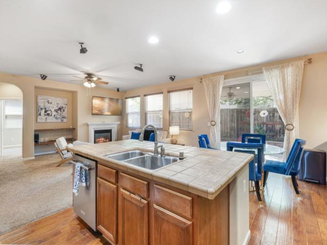 3662 W River Dr, Sacramento, CA 95833 | MLS #226074