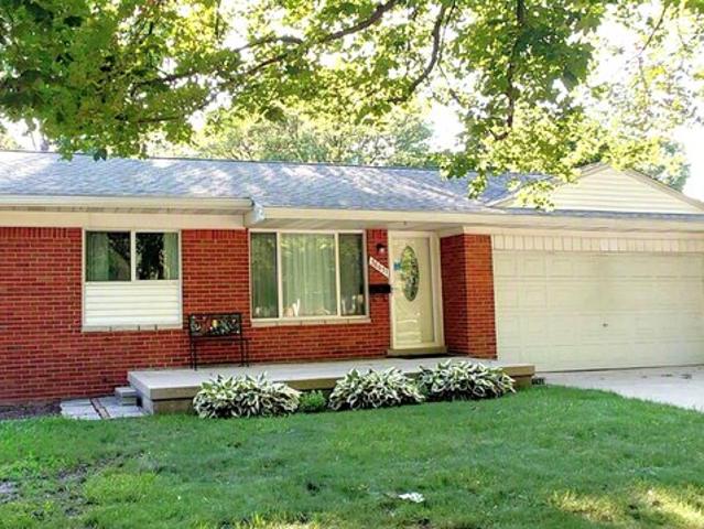 36631 Ledgestone St, Clinton Township, MI 48035