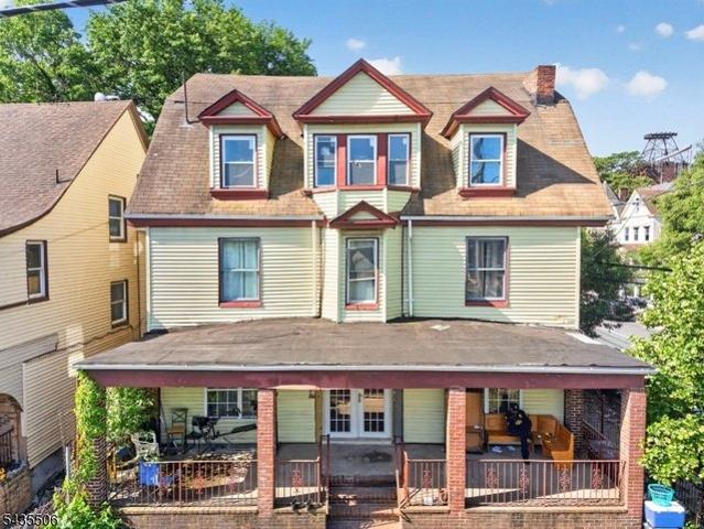 366 7th Ave W, Newark, NJ 07107