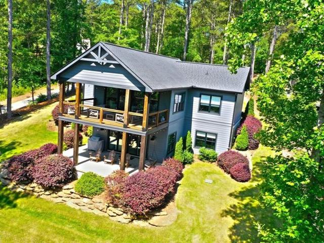 366 Hideaway Cove Dr, Seneca, SC 29672