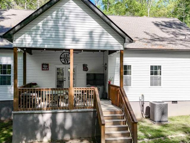 366 Orchard Way SE