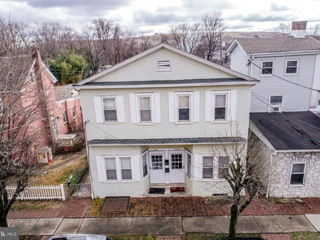 366 Main St, Tullytown, PA 19007