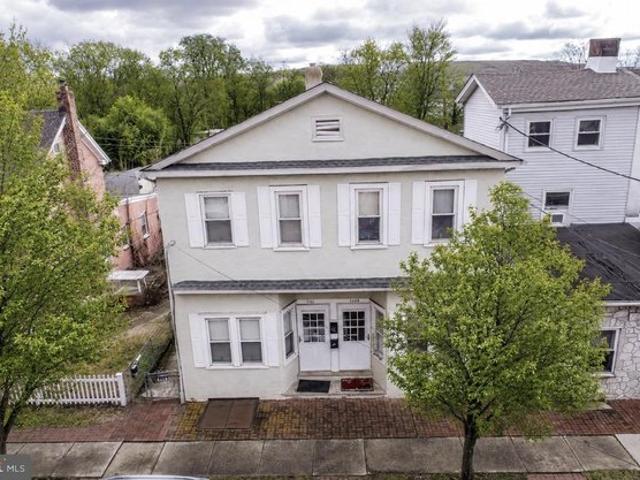 366 Main St, Tullytown, PA 19007