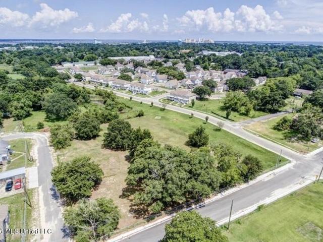 366 Main St, Biloxi, MS 39530