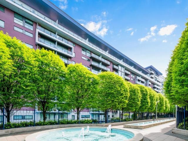 366 Queenstown Road Battersea SW11 1 bed flat to rent £2,500 pcm £577 pw