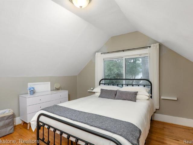 366 W Bennett Avenue