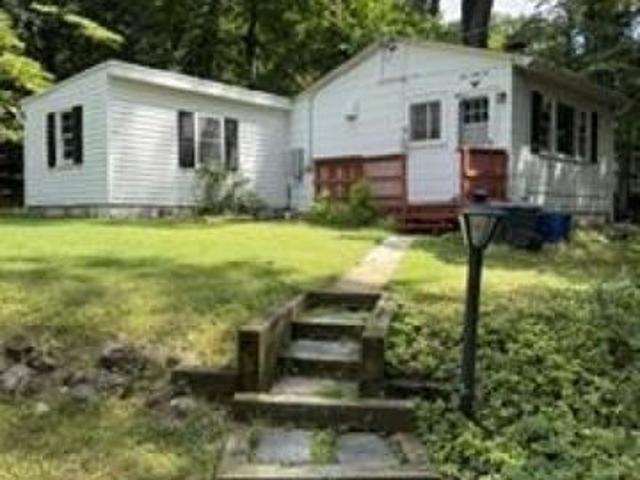 366 Warrenville Rd, Green Brook, NJ 08812