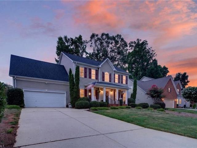 3674 Oak Chase Dr, High Point, NC 27265