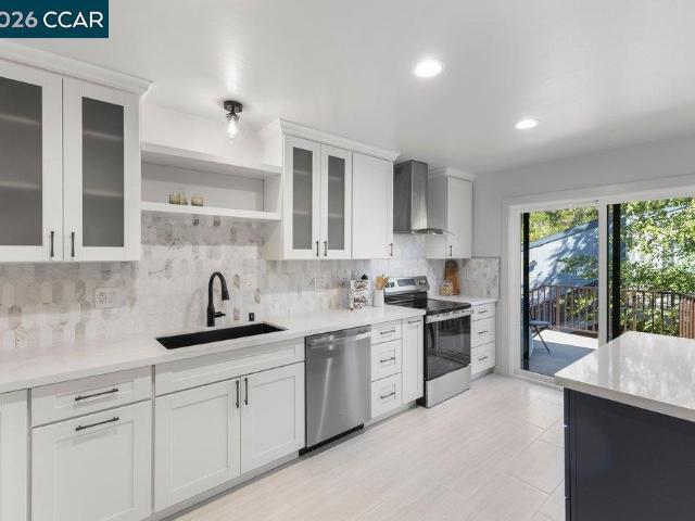 3674 Rossmoor Pkwy 5