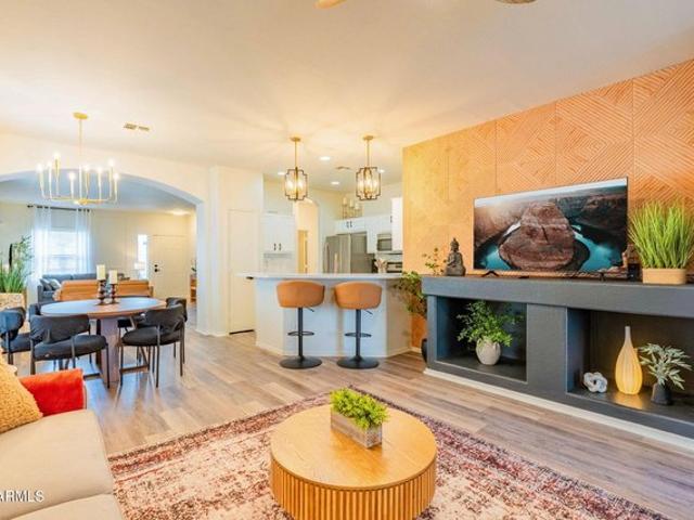 3674 S Joshua Tree Ln, Gilbert, AZ 85297
