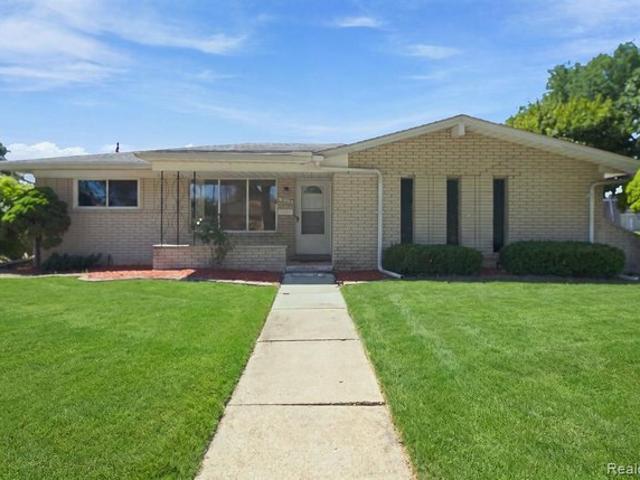 36759 Wayne Dr, Sterling Heights, MI 48312