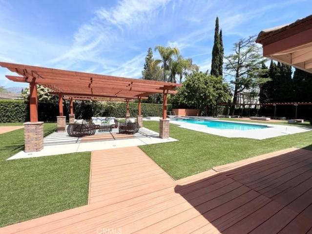 3675 Locksley Dr, Pasadena, CA 91107