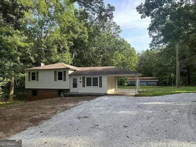 3675 S HIGHWAY 16, CARROLLTON, GA 30116 Single Family Residenc.