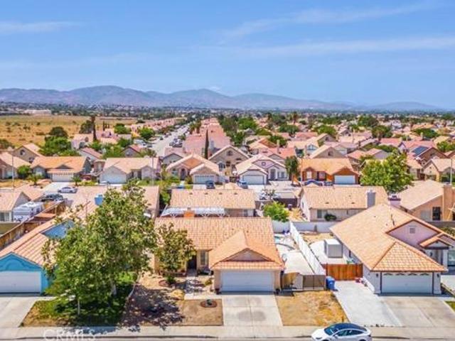 36761 Golden Oak Dr, Palmdale, CA 93552
