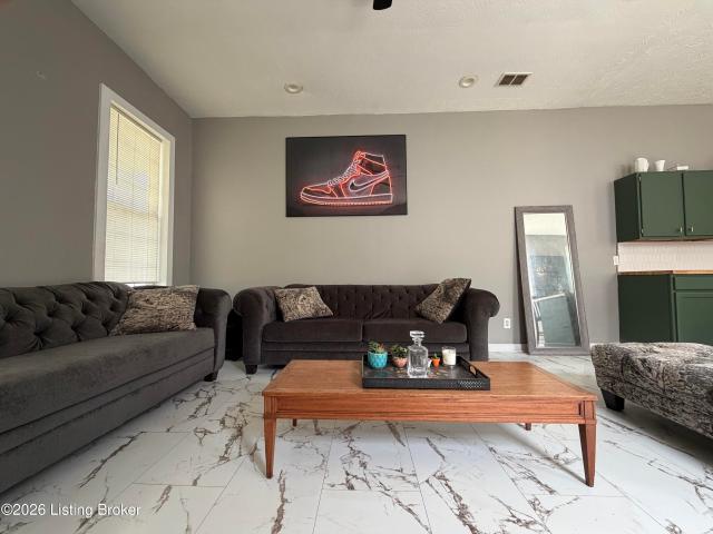 3679 Parthenia Ave
