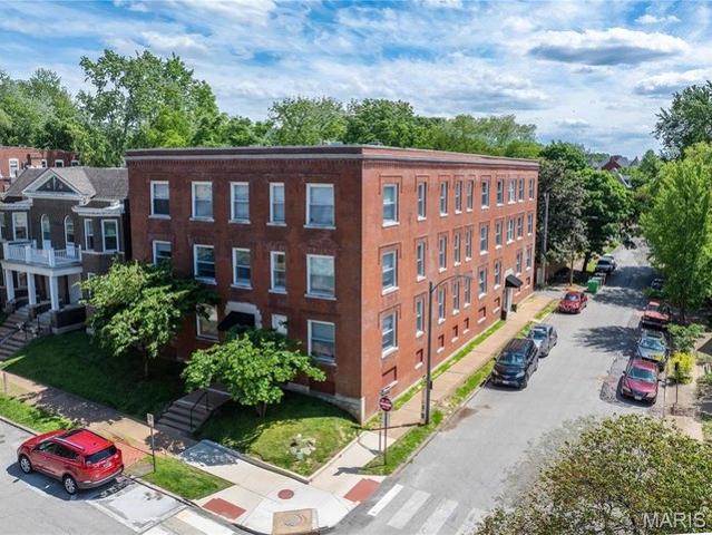 3670 Russell Blvd, Saint Louis, MO 63110