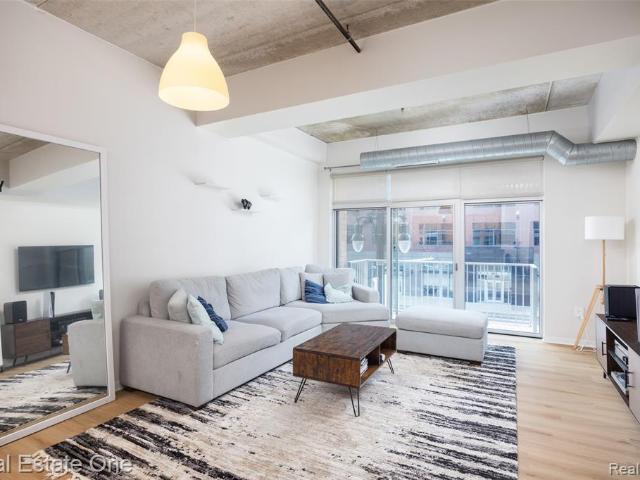 3670 Woodward Avenue # 205