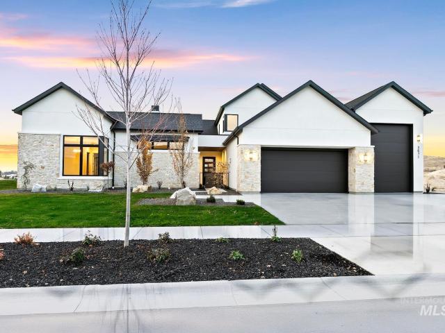3671 N Harvest Moon Way