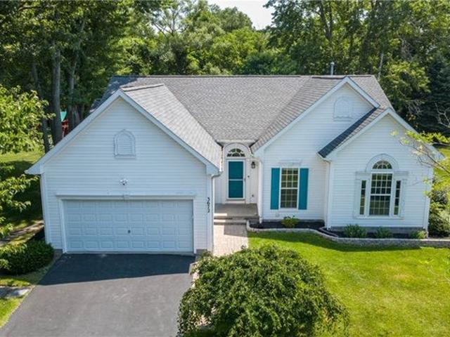 3672 Deer Meadow Run, Macedon, NY 14502