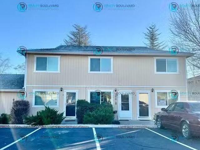 3673 Grant Dr. Unit C 3673 Grant Dr