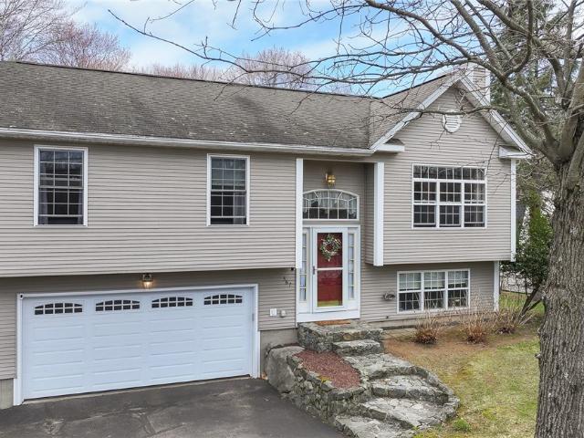 367 Commonwealth Ave, Warwick, RI 02886 | MLS #1409