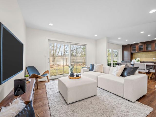 367 Charal Ln, Highland Park, IL