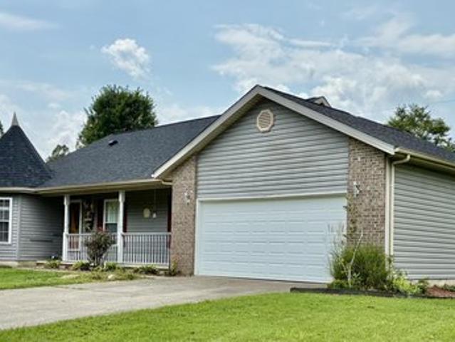 367 Banks Branch Rd, Campton, KY 41301