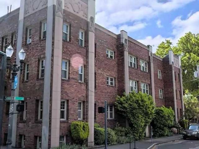 #367 MORLAND APARTMENTS 1 Bedroom Apartment for Rent at 1530 Ne 10th Ave, Portland, OR 97232 Lloyd District