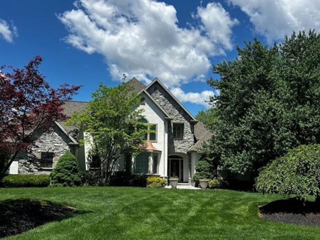 367 Millpond Dr, Lititz, PA 17543