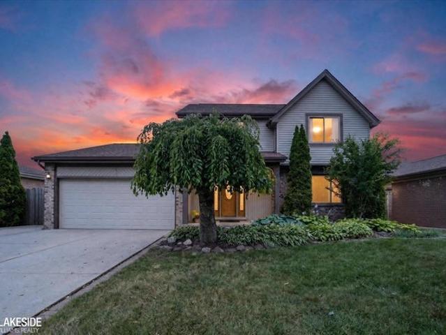 36847 Lodge Dr, Sterling Heights, MI 48312