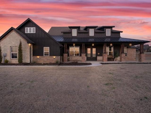 3684 Side Hill Ct, Newcastle, OK 73065
