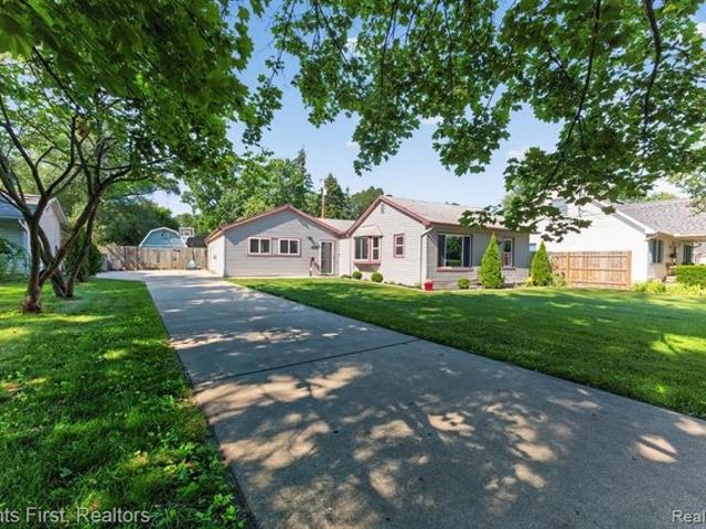 36852 Chase St, Romulus, MI 48174