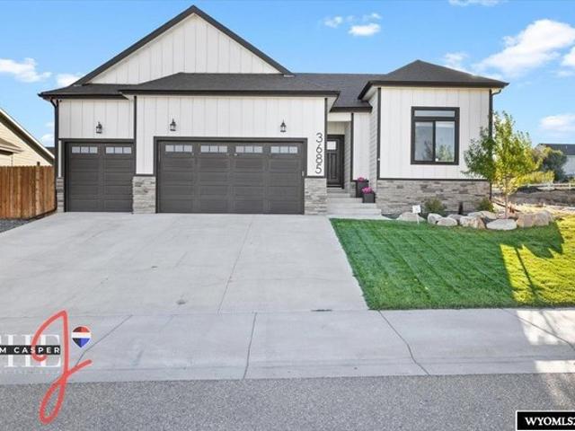 3685 Red Wolf Dr, Casper, WY 82604